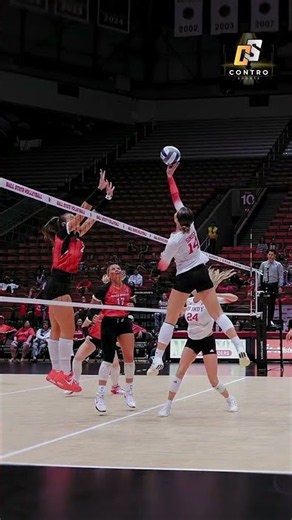 How did they save that? #volleyball #volleyballmatch