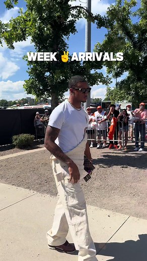 Clocking in. ⏰ #broncos #nfl #arrival #fit #check #football
