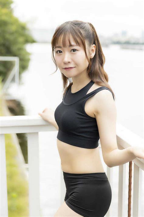 【写真 6 6枚】菊地姫奈：“奇跡の18歳”が「ヤンチャンweb」に グラビア界を席巻 Mantanweb（まんたんウェブ）