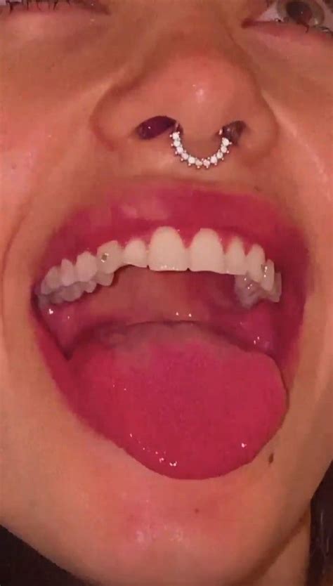 Pin By Ela On Famosos Nose Piercing Nose Jewelry Piercings
