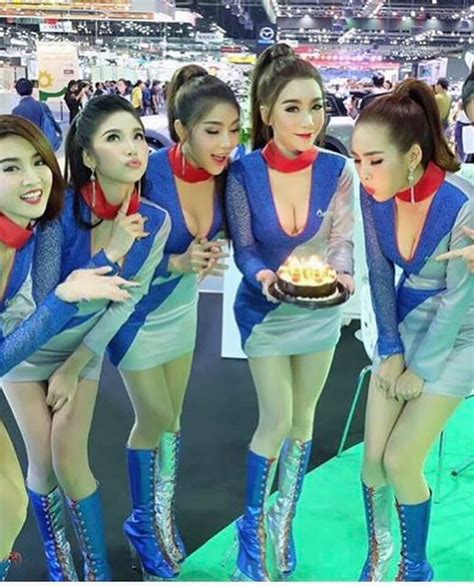 กลุ่มงานพริตตี้ ยืนบูธรถถ่ายแบบmc นายแบบพริตตี้ รถมอเตอร์โชว์