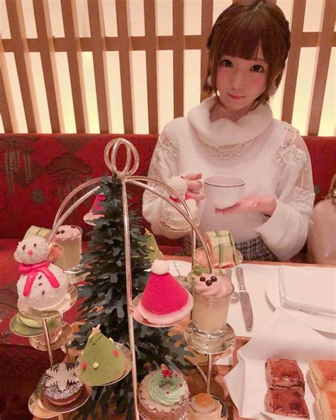佐倉絆さんのインスタグラム写真 佐倉絆instagram 「2日連続でアフタヌーンティしました痩せる気はあるんです。許してください🐸