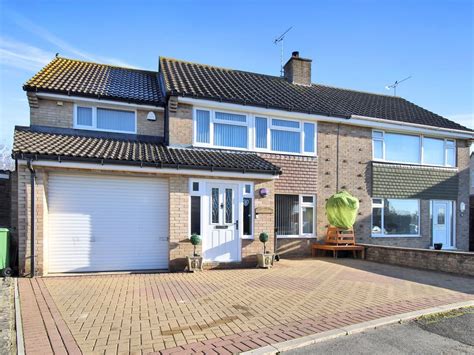 4 Bed Semi Detached House For Sale In Hunters Grove Ferndale Swindon