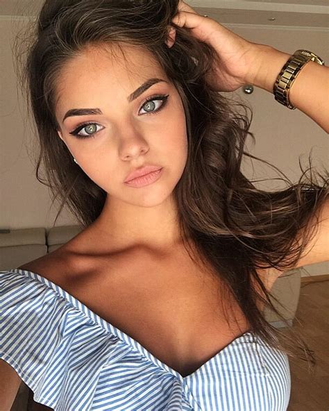 Unique Dollface Beautiful Face Sexy Beauty Girl
