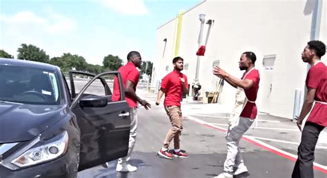 Popeyes Vs Chick Fil A Workers Fight After Chicken Sandwiches Tossed