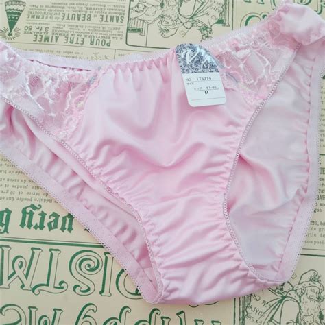 【未使用】新品未使用 176314 No C 8 Mサイズ サテン ベーシック上品フェミニン 華やか パンツ パンティ ショーツ 下着の落札