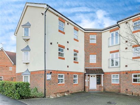 2 Bed Flat For Sale In Mescott Meadows Hedge End Southampton So30 £