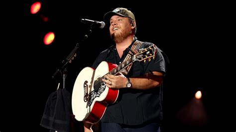 Luke Combs Morgan Wallen Earn Multiple Country Airplay Hits At Once