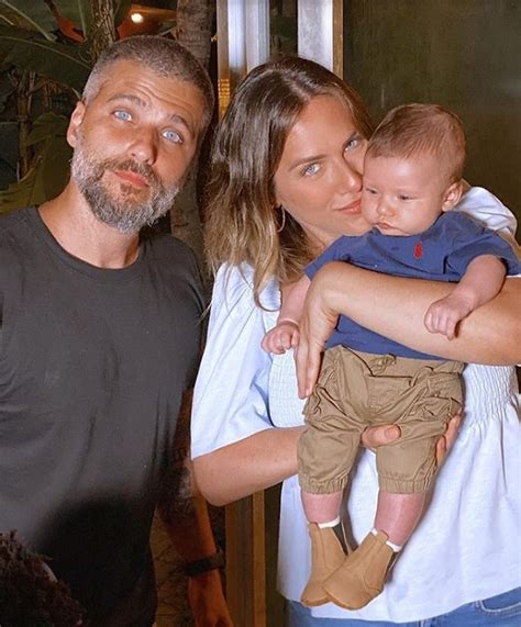 Bruno Gagliasso Surge Em Foto Serena Com Gio E O Filho Zyan Fãs Se