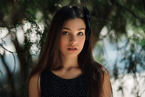 Women Model Brunette Long Hair Looking At Viewer Face Polka Dots Depth