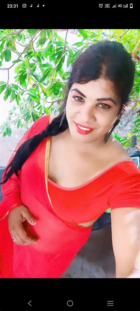 Divya Indian Transsexual Escort In Bangalore 2