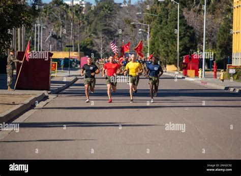 U S Marine Corps Drill Masters With Recruit Training Regiment Lead A