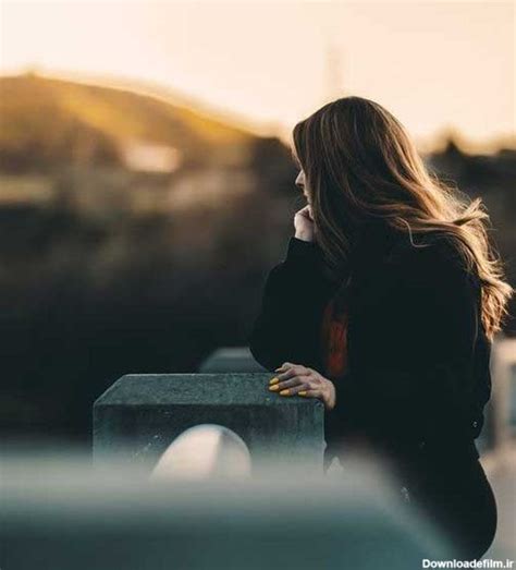عکس دخترونه نشسته غمگین