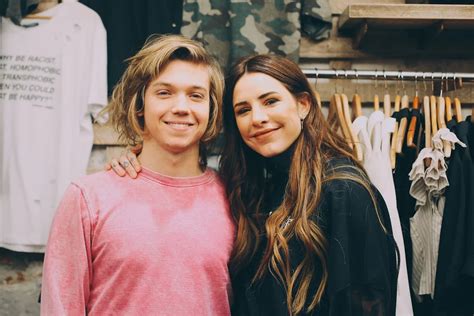 De Niña Tímida A It Girl E Influencer 27 Fotos De Candelaria Tinelli