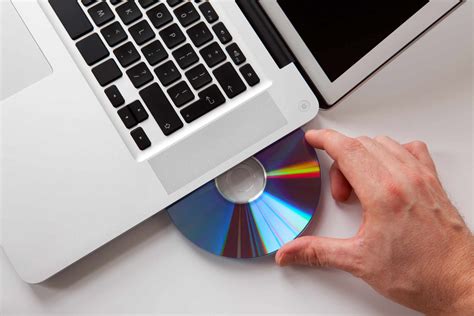 How To Boot From A Cd Dvd Or Bd Disc [easy 5 Min]
