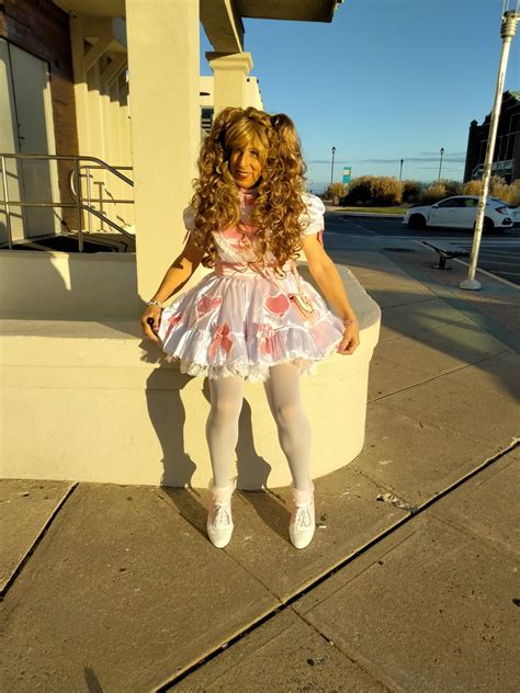 Crossdresser Bee — Sissy