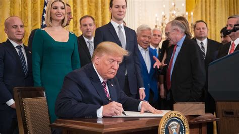 Trump Signs Executive Order Targeting Anti Semitism On College Campuses