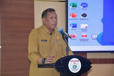 Hari Pertama Kerja Pascalibur Lebaran Kepala Biro Umum Tunjukkan
