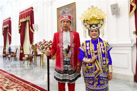 Istana Jelaskan Makna Pakaian Adat Yang Dikenakan Presiden Jokowi