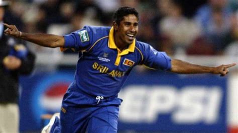 glenn mcgrath picks his all time top five bowlers in odis cricket