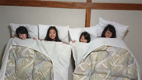 修学旅行一日目⑩風呂上がりに部屋でゆったり｜西白山台小学校ブログ