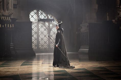 Angelina Jolies Maleficent Makeup Transformation Video Popsugar