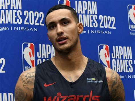 来日中のnba選手、32万円のセットアップを着用！スーツケースは4つも持ってきていた Frontrow