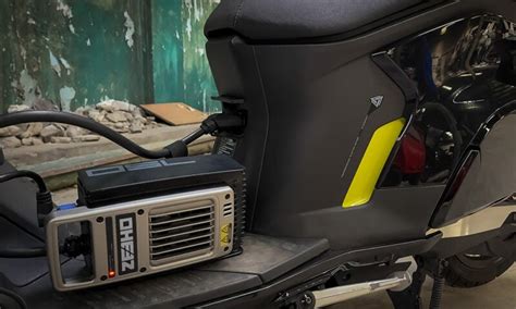 The Zeeho Ae8 Is The Future Of E Scooting Visor Ph