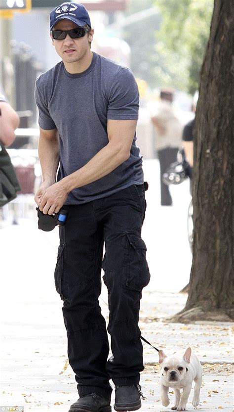 Jeremy Renner Takes A Stunning Curvy Brunette Out For An Intimate Lunch