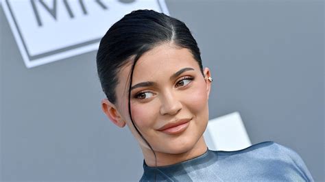 Kylie Jenner Mocked For Insisting Shes Naturally Gorgeous Despite