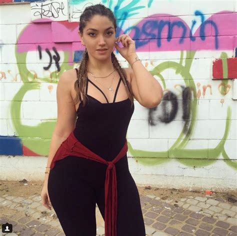 She Is Hot Af You Need To Meet Worlds Hottest Lawyer Yarden Haham