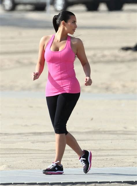 Kim Kardashian Beach 08 Gotceleb