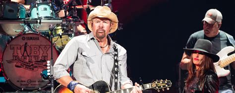 Toby Is Back—toby Keith Performs In Oklahoma Amidst Cancer Battle