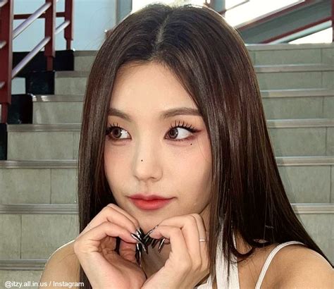 いったい誰！？ Itzy イェジ、スーパーモデル並みの変貌ぶり！ 思わず2度見してしまう完璧なビジュアルにうっとり Kpop Monster