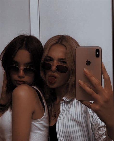 Pin De 🖤 Em Fotos Criativas Com Amigas Fotografia De Amigos Poses