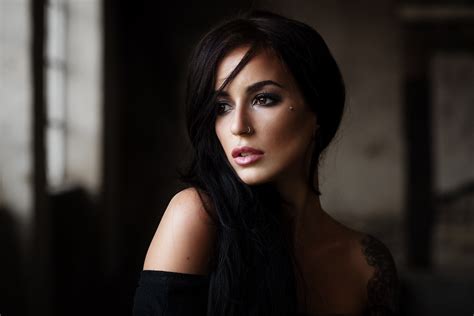 1006883 Face Black Women Model Portrait Looking Away Long Hair