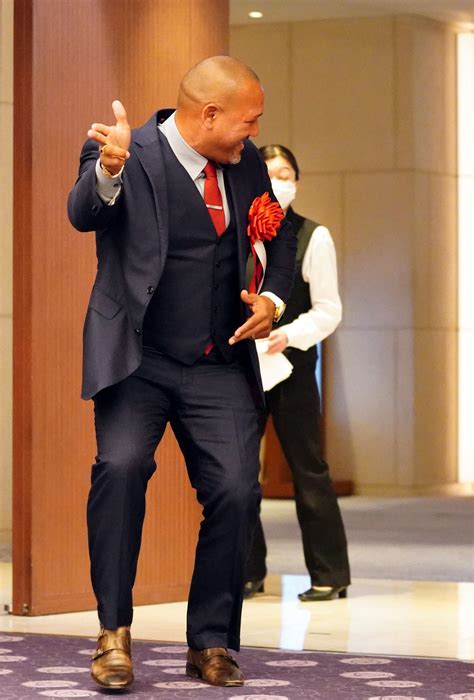 【野球殿堂】ラミレス氏「日本文化尊重し学んだ」成功の1歩はわけも分からずやった「アイーン」 プロ野球写真ニュース 日刊スポーツ
