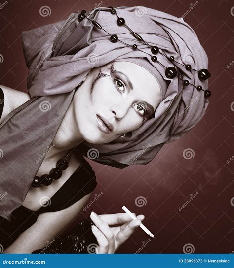 Rauchende Dame Stockbild Bild Von Herrlich Nett Elegant 38096373