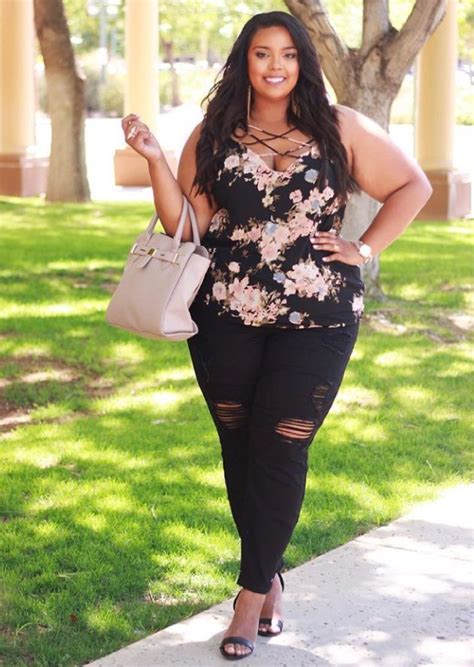 Love Her Confidence In This Outfit Plus Size Fashion Plus Size