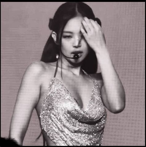 Jennie Soo Hoottt 🔥 Rosé And Jennie Blackpink Jennie Pink Tour Girls