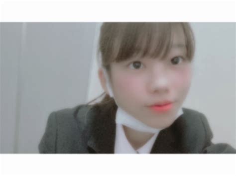 女子校に通ってる現役jk18歳が幼い顔出したくしあげおっぱい揉み自撮り │ アダルトニュース時短