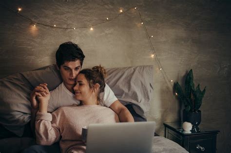 仲良し夫婦は密かに続けている！おやすみ前の3つのルーティン モデルプレス