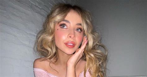 コーリー・フォーゲルマニスとサブリナ・カーペンター