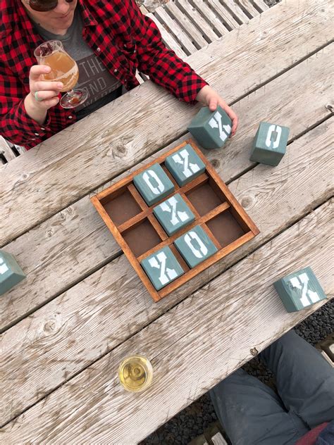 how to build a tic tac toe board game