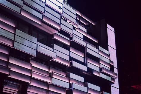 how to dynamically add css classes to react elements using