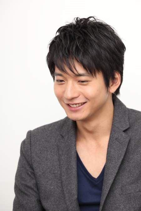 向井理が、演出・堤幸彦のもと天童荒太原作の『悼む人』に挑む チケットぴあ[演劇 演劇]