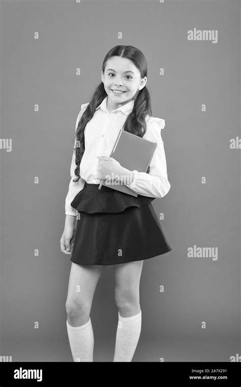 Al Regresar A La Escuela Entusiasmados Con El Conocimiento Diario