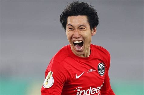 「問題児から勝者へ」ポカールで大活躍の鎌田大地にドイツ各紙が敬意と賛辞！ アシストの長谷部誠は偉大な記録更新 The Digest