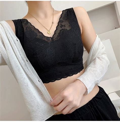 胸を小さく見せるブラの選び方と垂れ乳対策について知っていますか？｜tsubomi