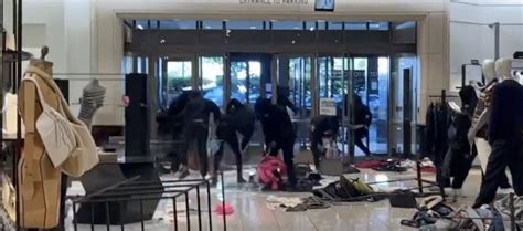 Video Brazen Smash And Grab At Nordstrom In California Mall